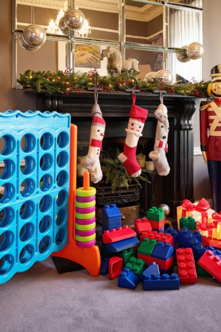 25 Christmas Games Ideas for 2026 – Fizzy Flare